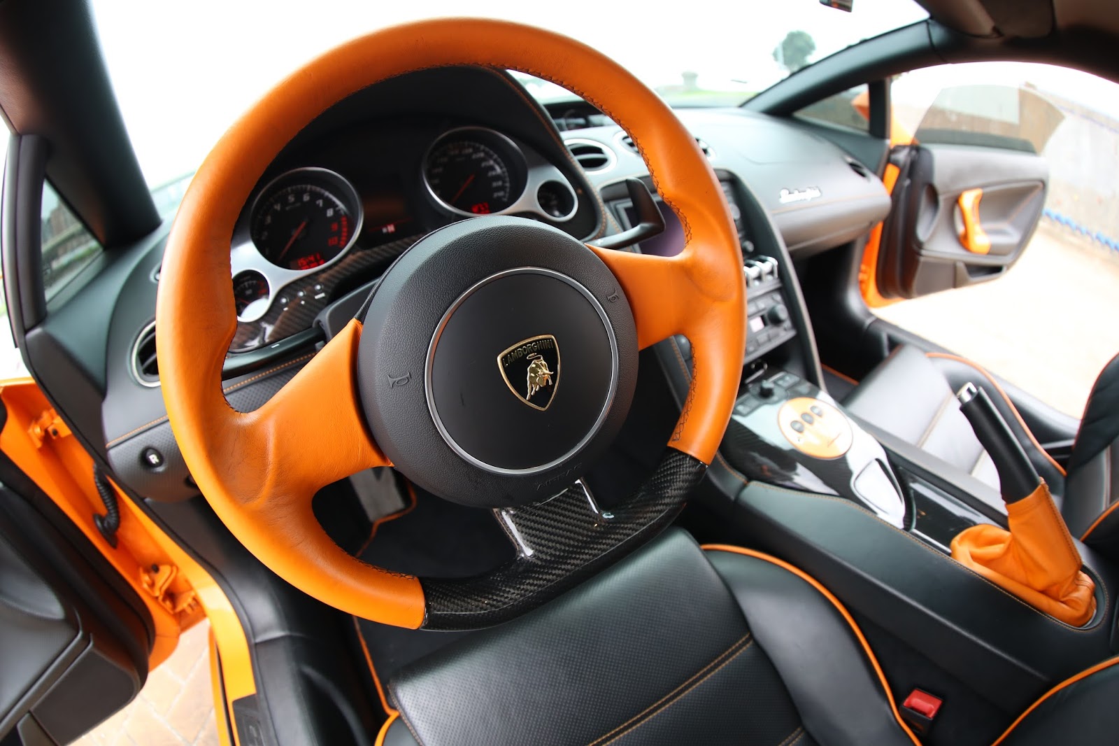 兜風歡樂時光: LP 560-4 日記