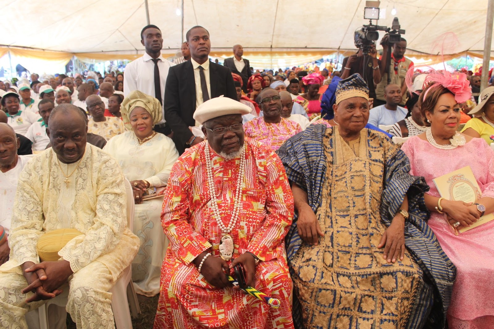 NATIONAL APPLAUSE: PHOTOS: ESAMA OF BENIN KINGDOM CELEBRATE 82 BIRTHDAY