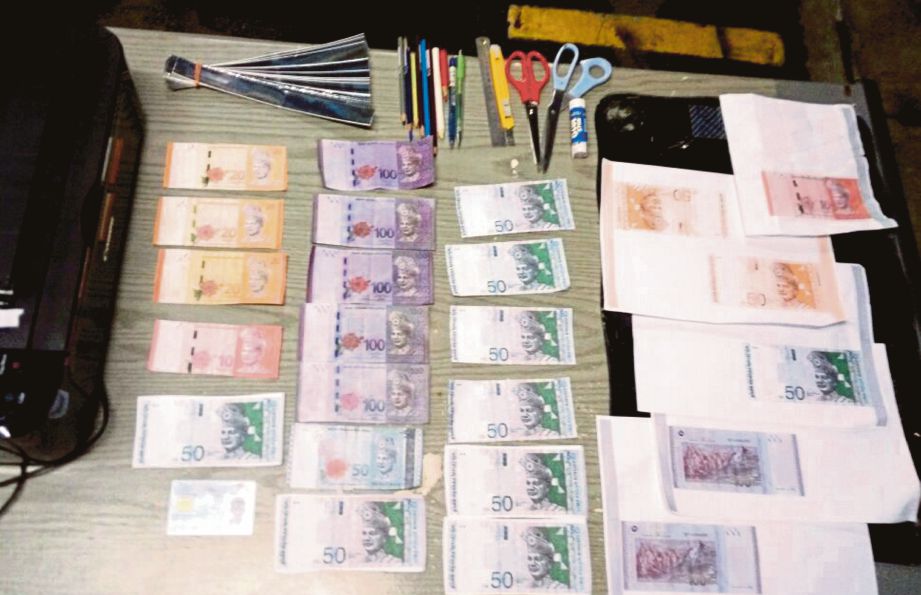 KERENGGA: Impian jadi jutawan: Cetak Duit Sendiri Di Rumah (Gambar)