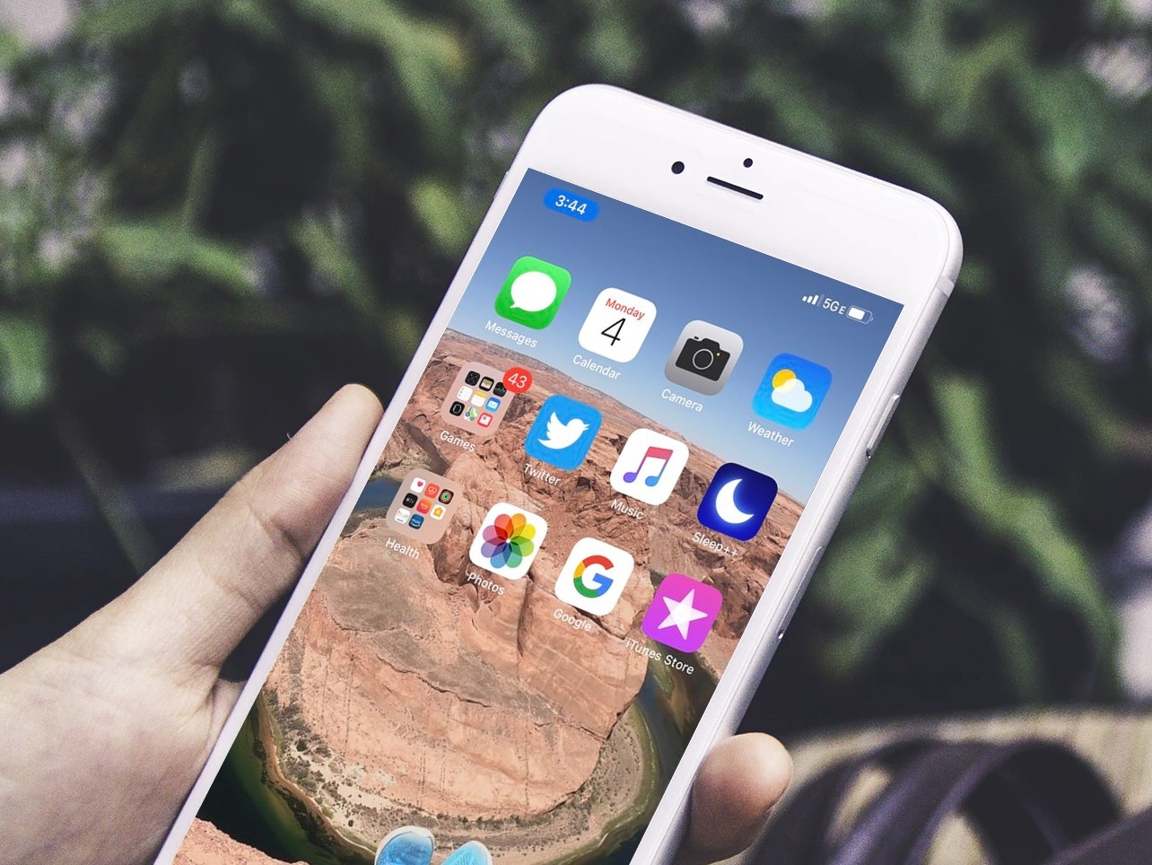 Apple and AT&T Conspire With Fake 5G