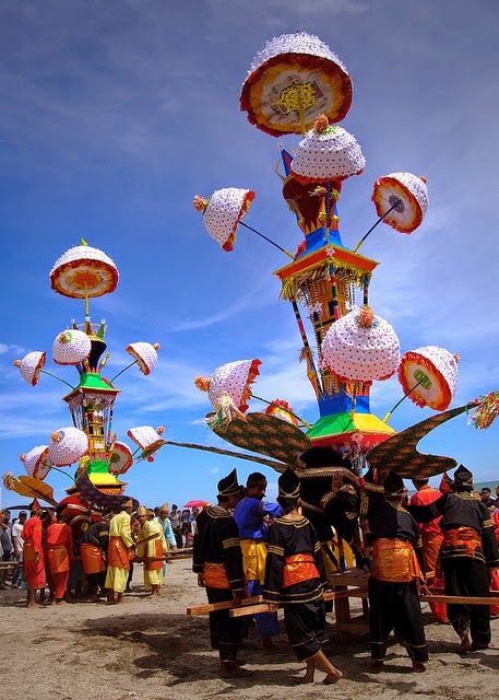 Tabuik: the Waterfront Cultural Festival of Pariaman | Pustaka Pandani