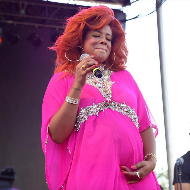 Kelis debuts baby bump on stage... - ~ * Toya'z World