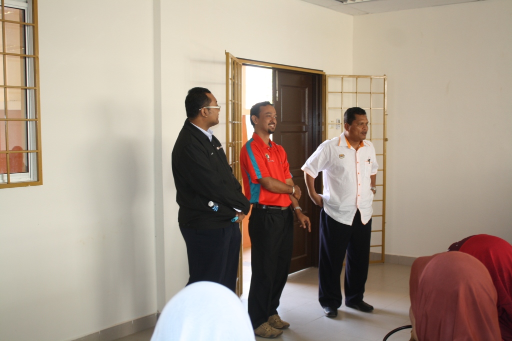 Gaya Peneroka: KOLEJ KINI CHINI ( PUSAT LATIHAN CHINI)