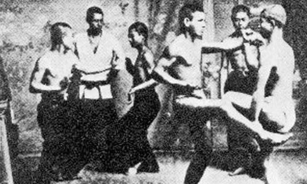 JKA NIKKEY ASSOCIACAO ARAPONGUENSE: O KARATE RUDE E FEIO DA ANTIGA OKINAWA