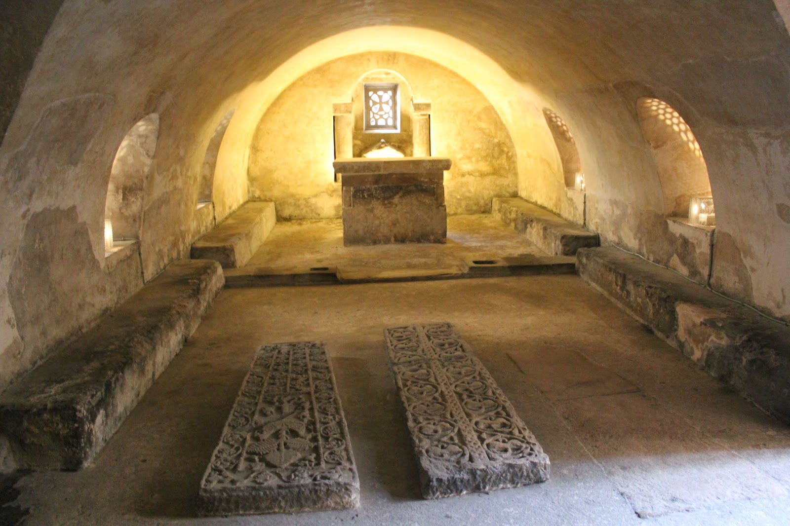 Baúl del Arte: LAS CRIPTAS ROMÁNICAS