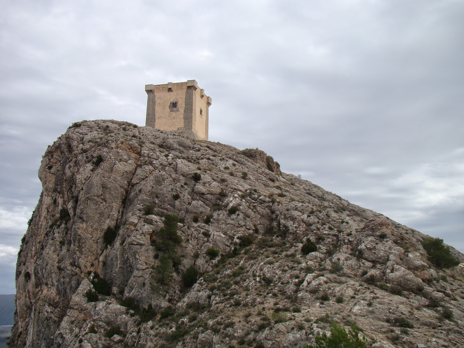 Castillos Españoles: CASTILLO DE COCENTAINA - ALICANTE