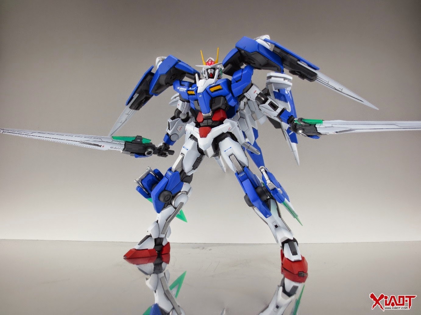 GUNDAM GUY: MG 1/100 00 Raiser + Seven Sword + XN Sword - Customized Build