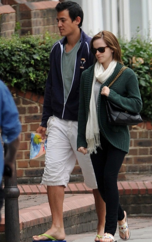 Hollywood Movie World - Sexy Stars Wallpapers And Pictures: Emma Watson ...