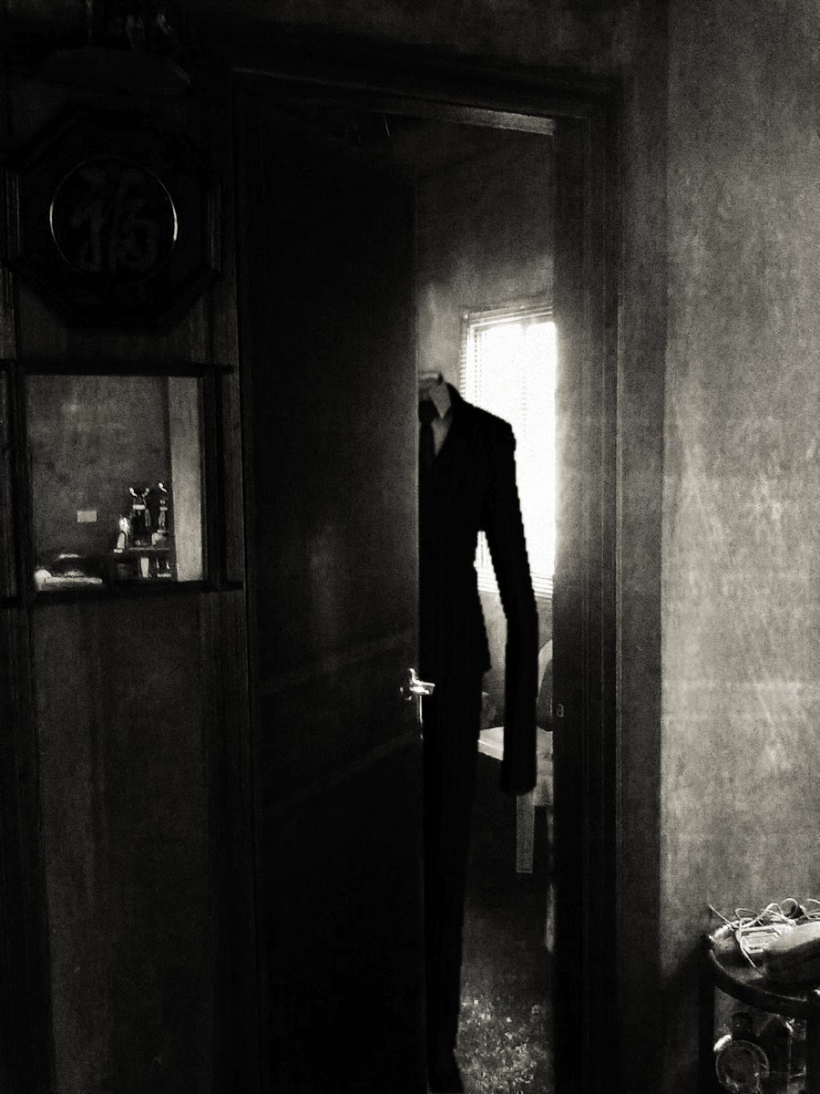 Sunadokei.: Slender Man - El misterioso hombre de traje sin rostro