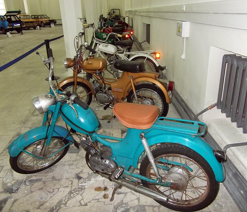 VreMax: Old Russian Bikes, Mopeds, etc.