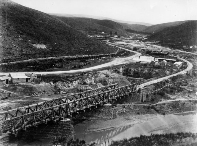 Early New Zealand Photographers: DEVERIL, Herbert