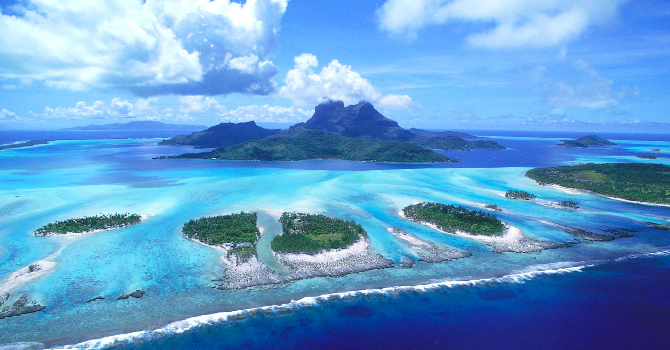 Top 7 Most Ridiculously Shaped Islands [PICS] | Livabl