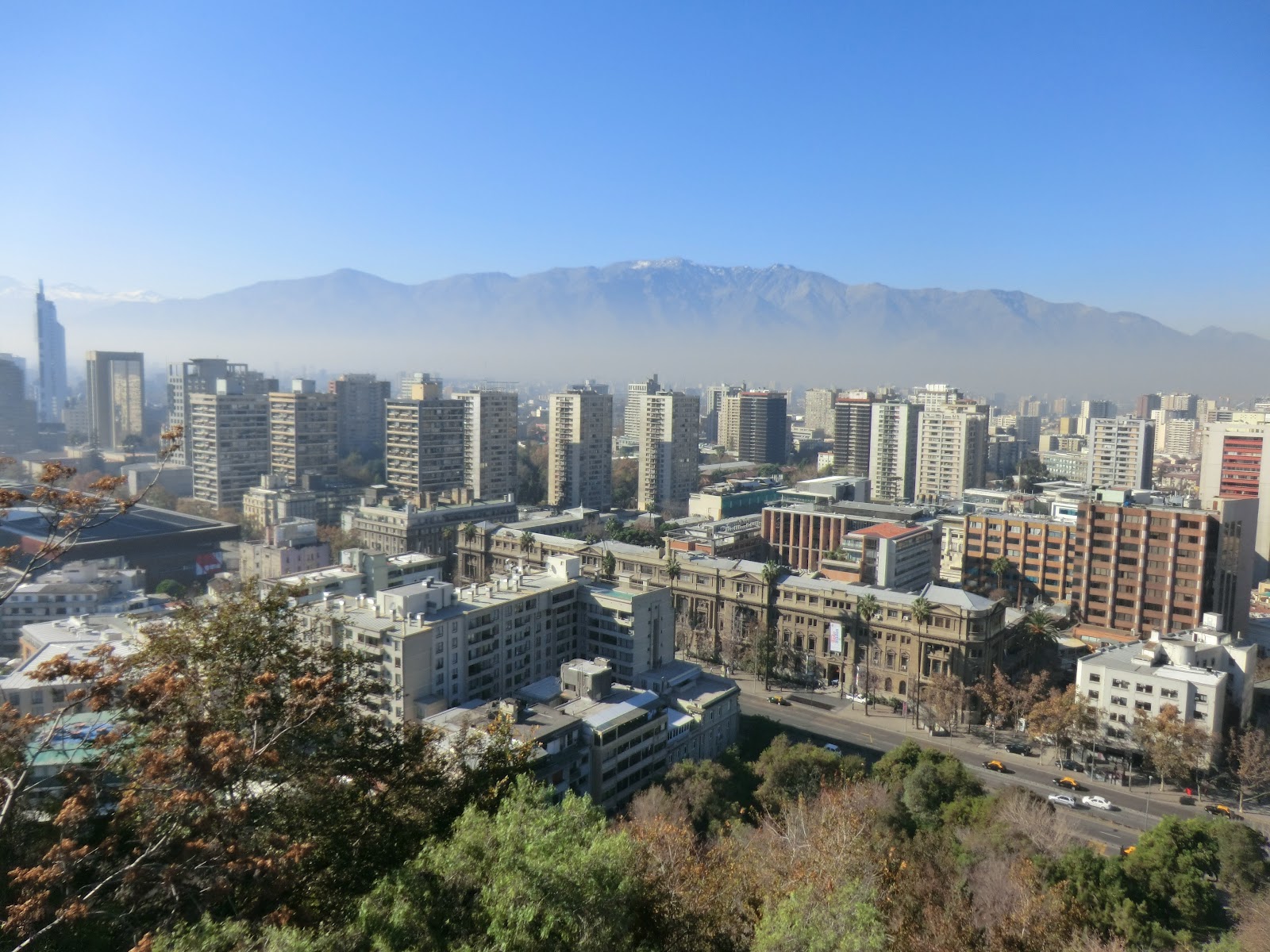 Millions miles from here: Santiago du Chili, capitale en pleine expansion