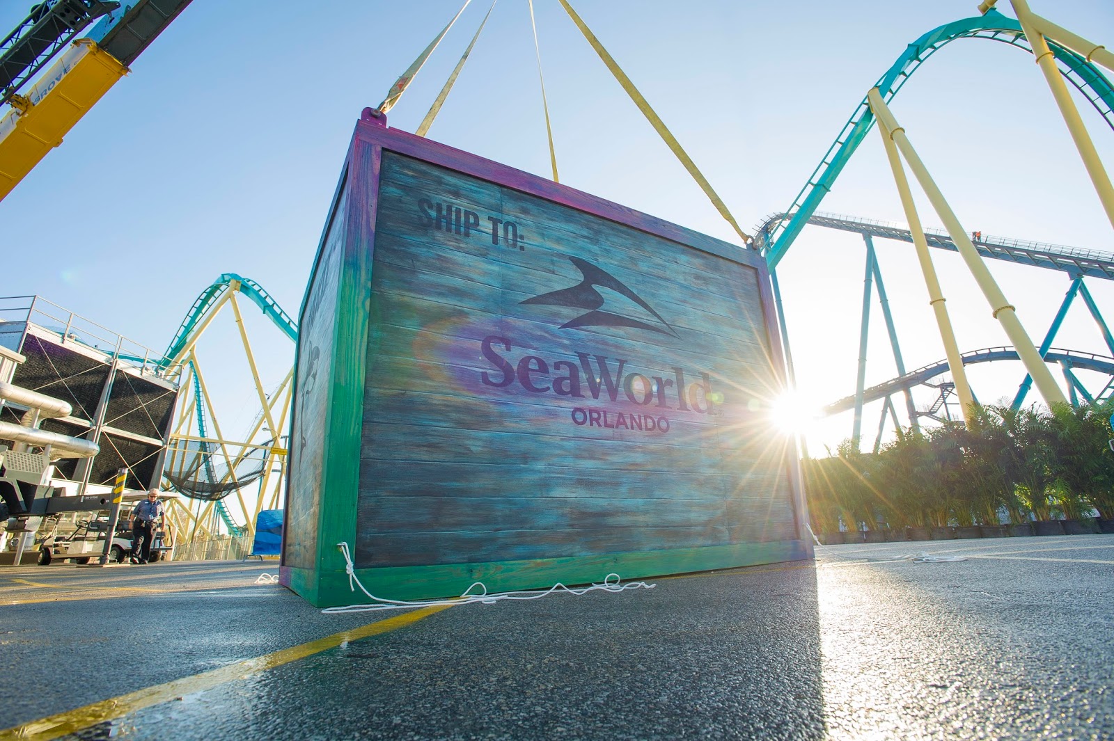 NewsPlusNotes: SeaWorld Orlando Reveals Mako's Sleek Train Design