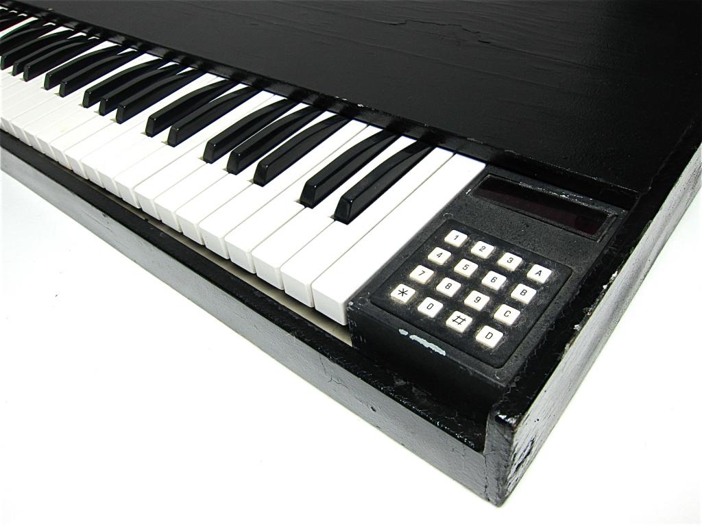 MATRIXSYNTH: FAIRLIGHT CMI KEYBOARD SN SNC088040