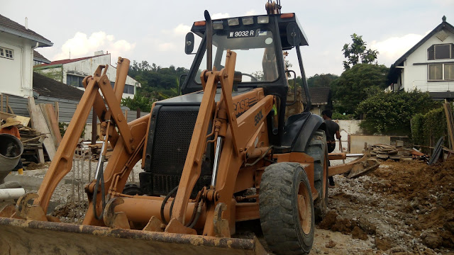 sewa backhoe bulanan - Ranio Backhoe