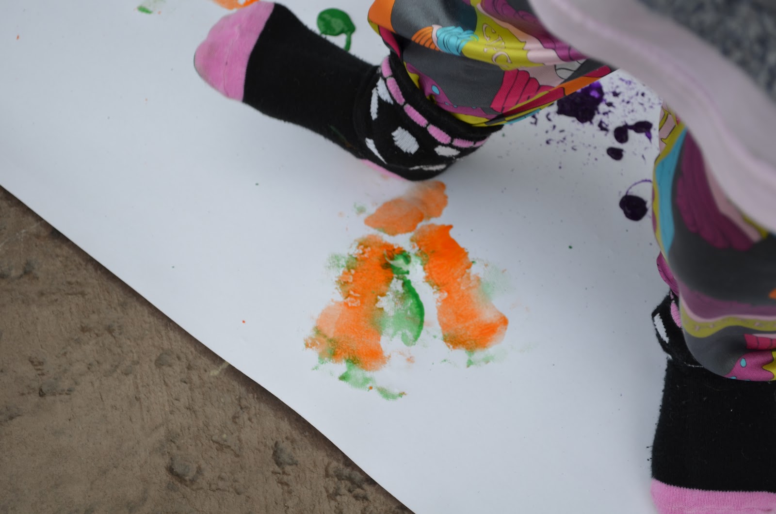 Tot Treasures: Stomp Painting