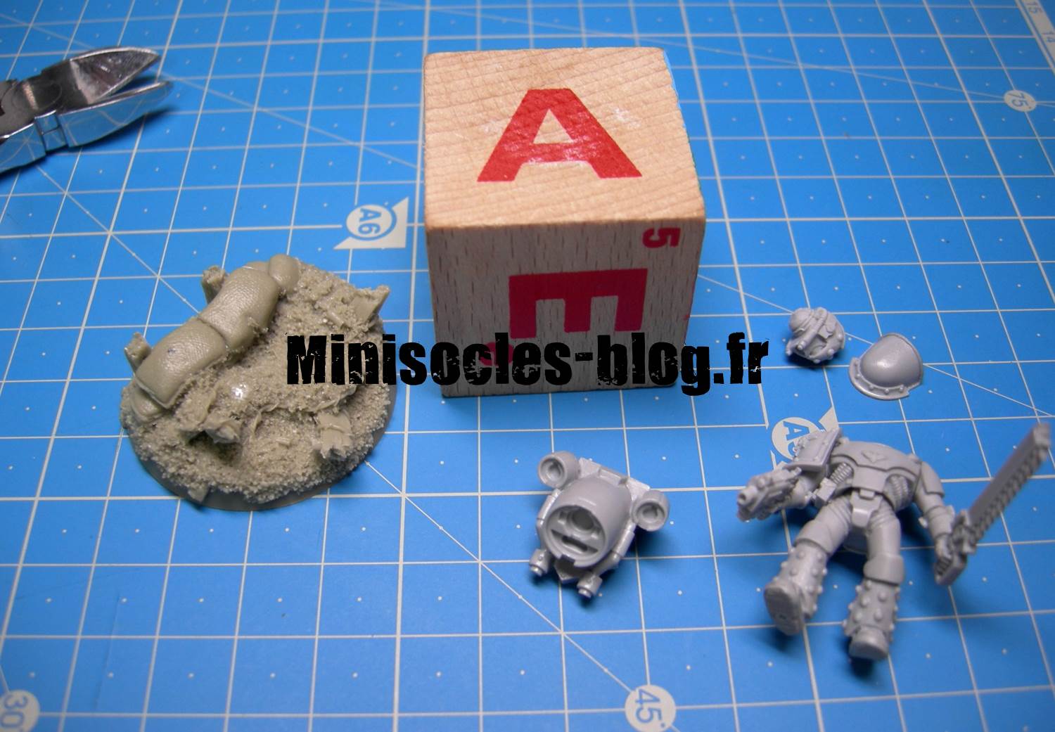 Minisocles Le Blog: [Tuto] Transformer un socle de jeu résine en socle ...