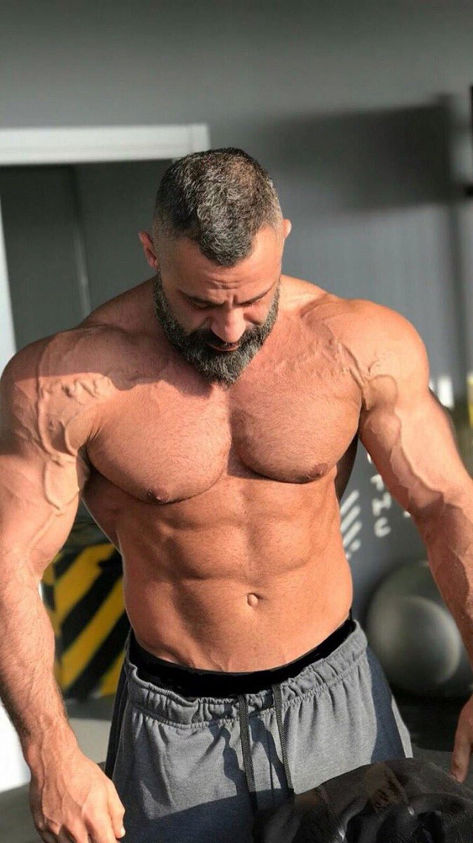Muscle Lover: Turkish bodybuilder Murat Belen