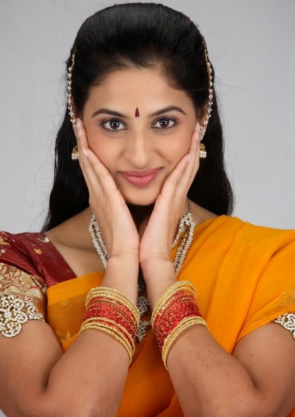 Actress Yamini Sharma Latest Cute Saree Stills - Cine Gallery