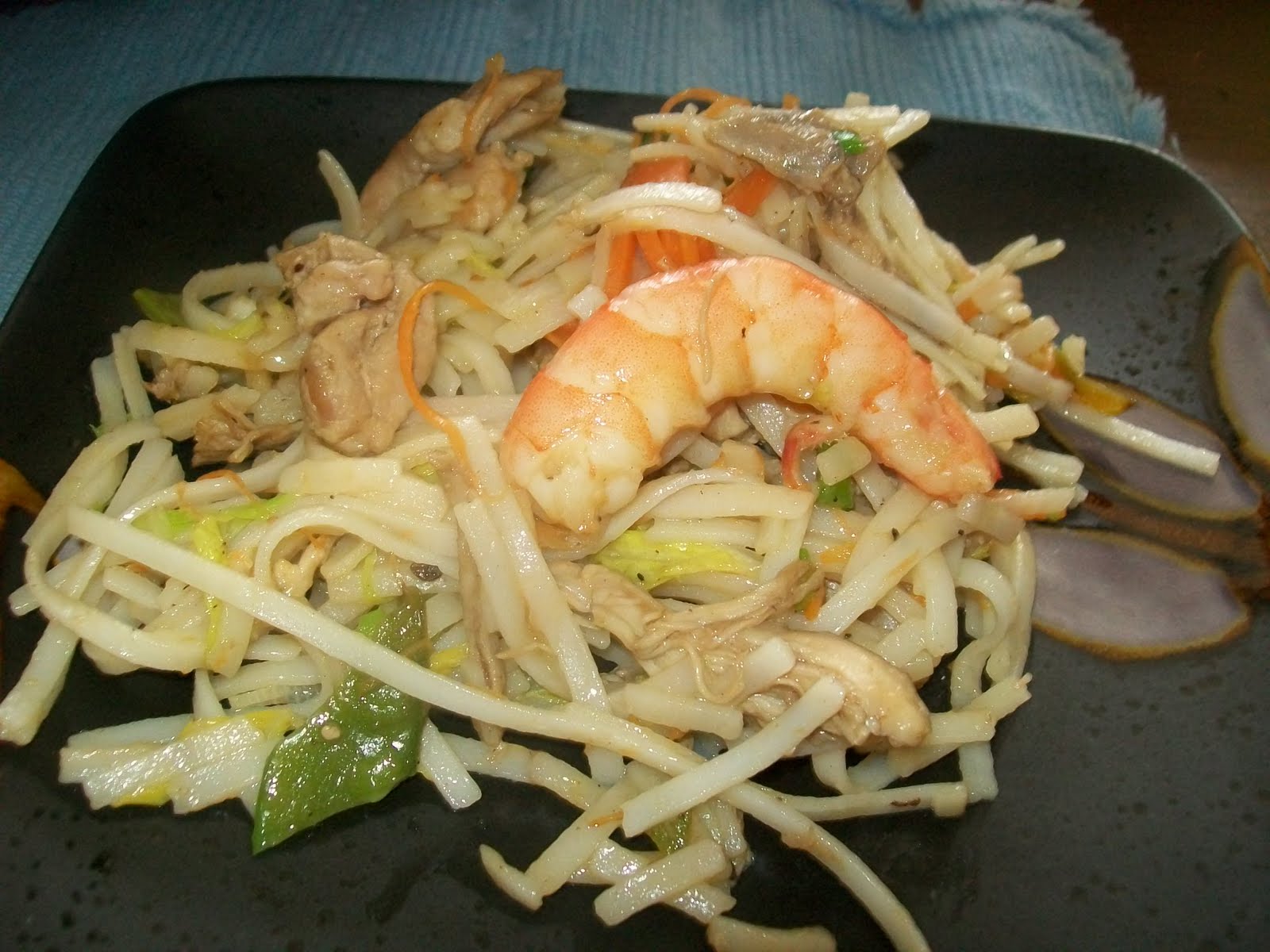 Michigan Cottage Cook: FILIPINO PANCIT