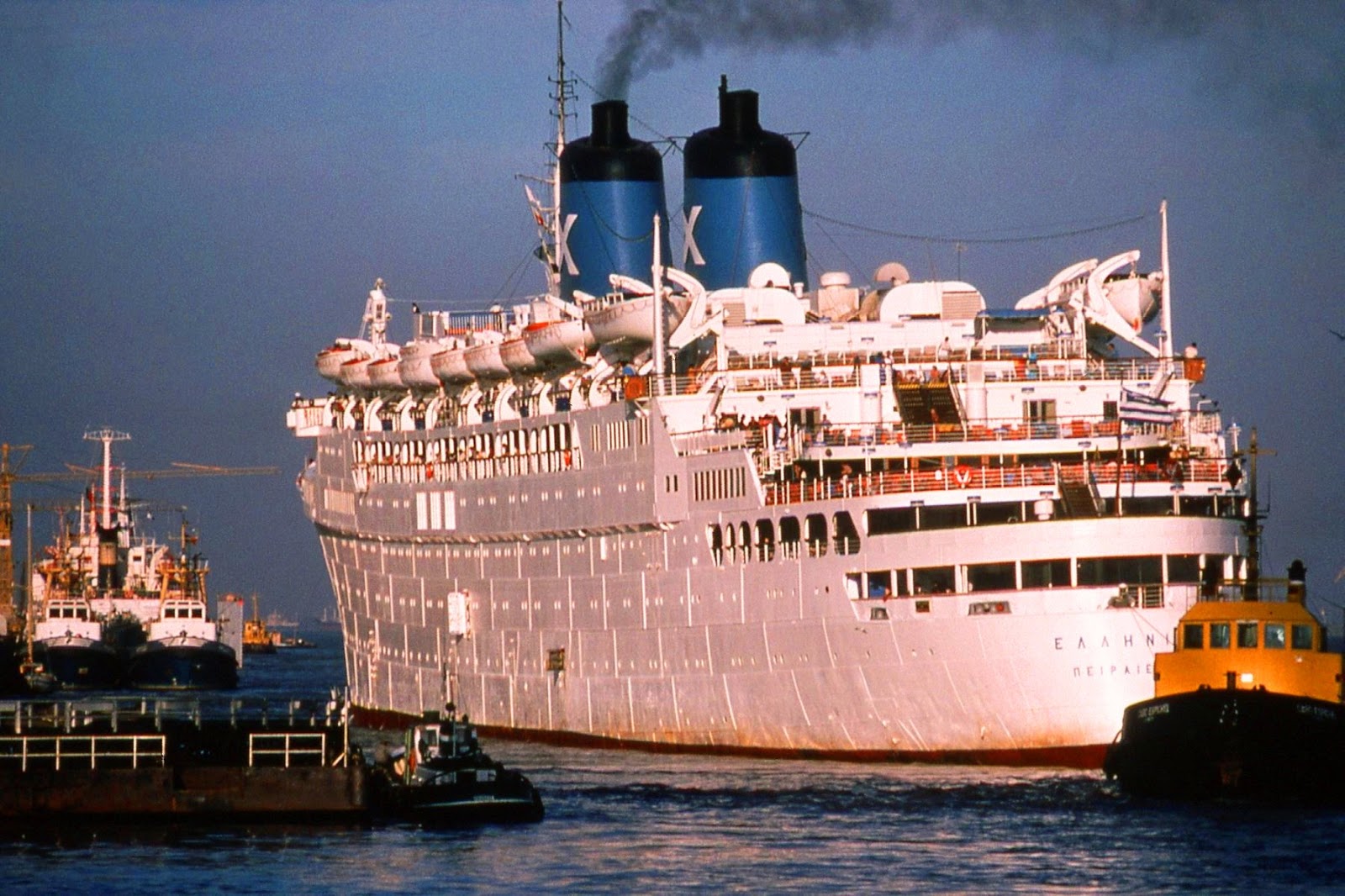 SHIPS & THE SEA - BLOGUE dos NAVIOS e do MAR: ELLINIS em Lisboa