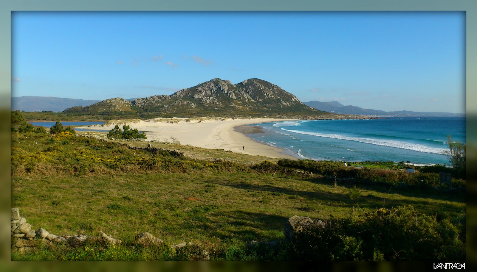 A Fraga dos Mouros: As praias de Monte Louro e a lagoa de Xalfas