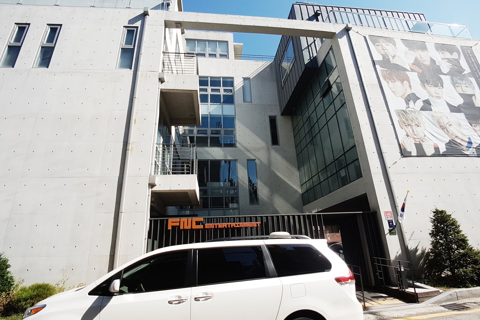 Korean Entertainment Agencies: YG Entertainment (YG 엔터테인먼트), SM ...