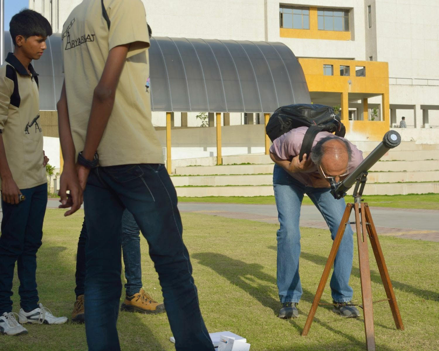 Aryabhat: Students with Prof Jayant Murthy