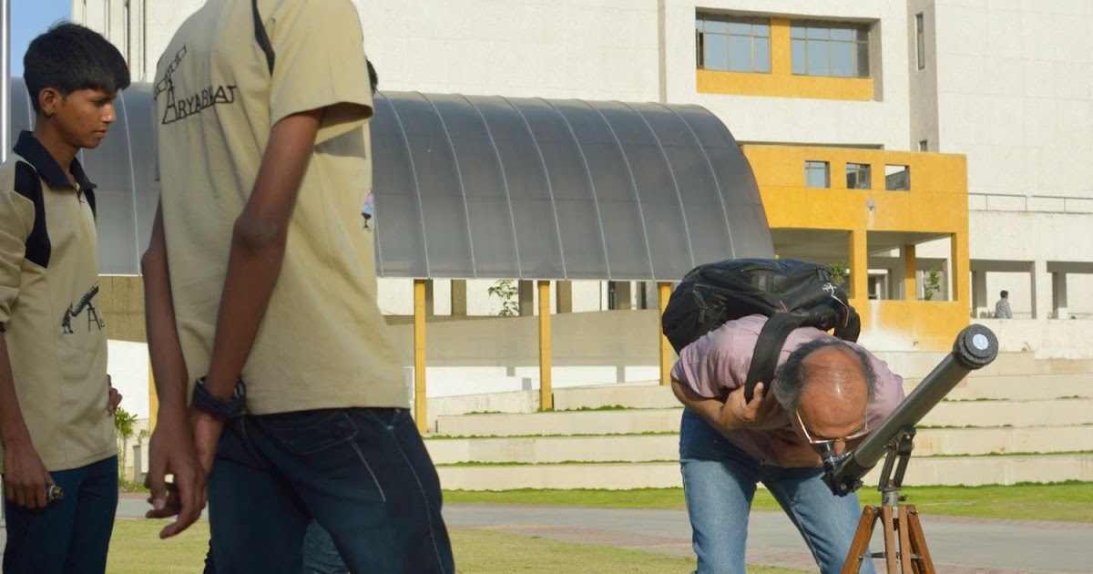 Aryabhat: Students with Prof Jayant Murthy