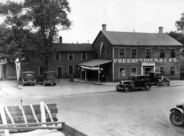 The Digital Research Library of Illinois History Journal™ : Captain ...