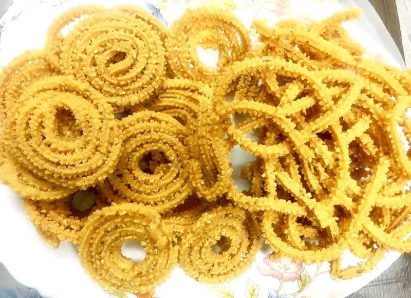Butter Chakli Murukku Recipe - The Foodie Curls Indian Recipes