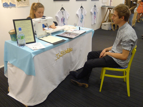 Homebuildlife: InStitchYou: live stitched portraits by Harriet Riddell