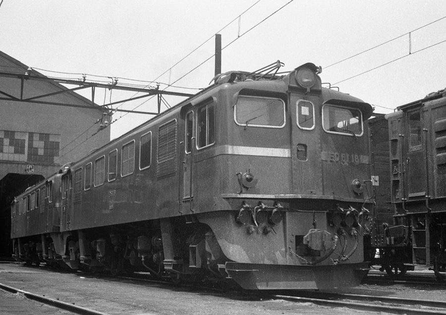 撮り鉄人生録+α: 八王子機関区でED61を撮影