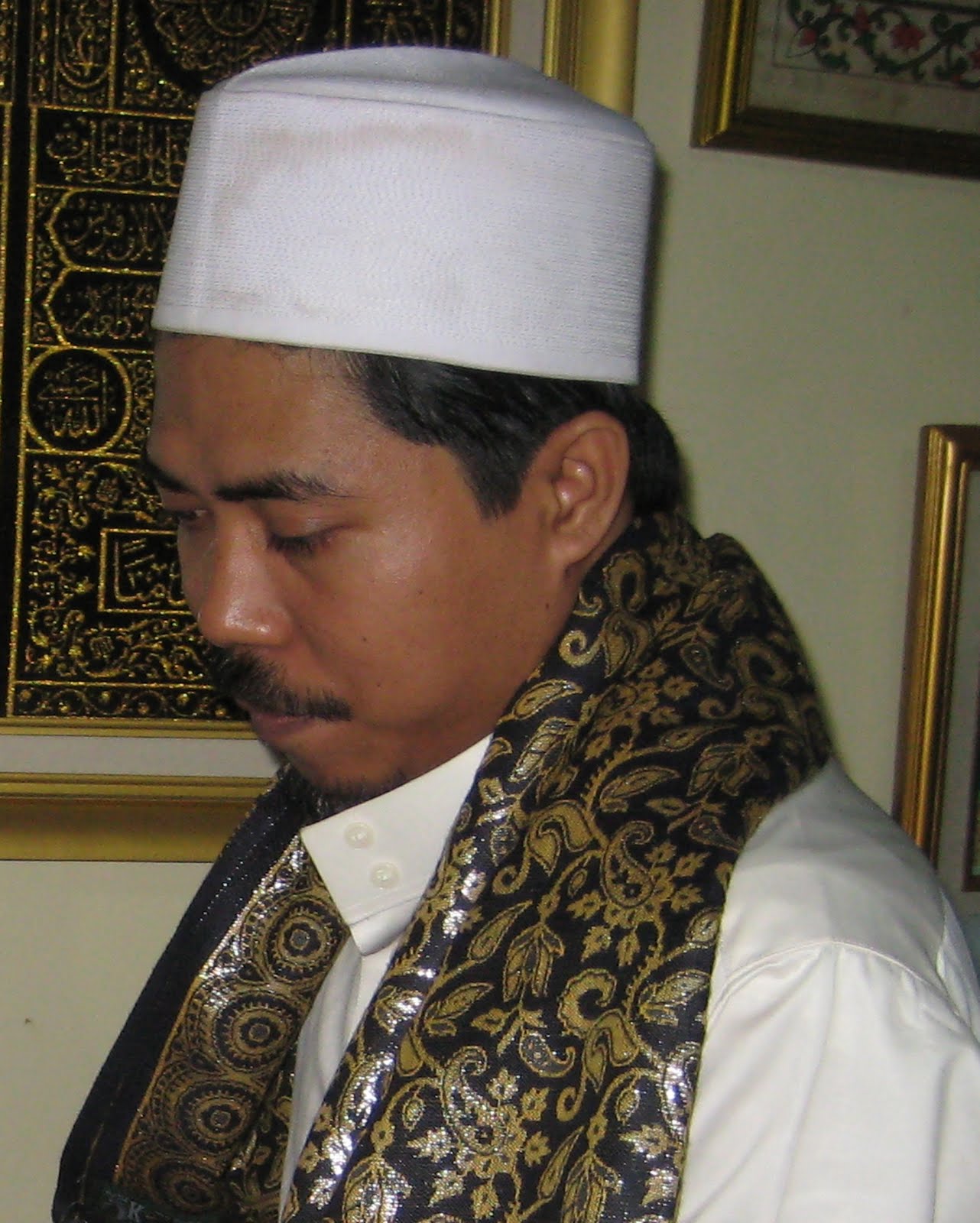 Islam Cahaya Insani: KH Muhammad Fakhruddin Al Bantani, SHi