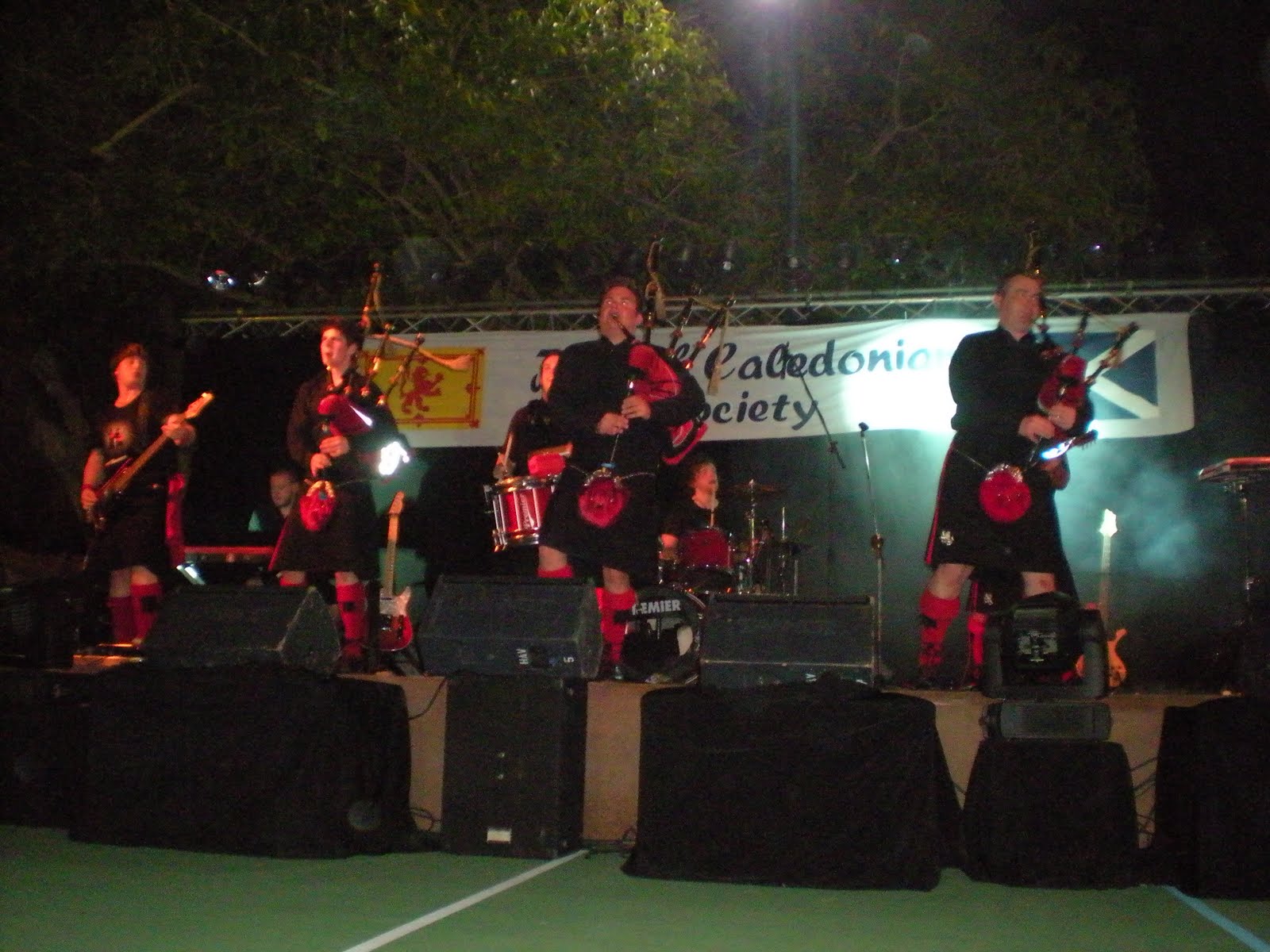 The Gleannancre Pipe Band: RED HOT PIPES - LIVE IN CONCERT