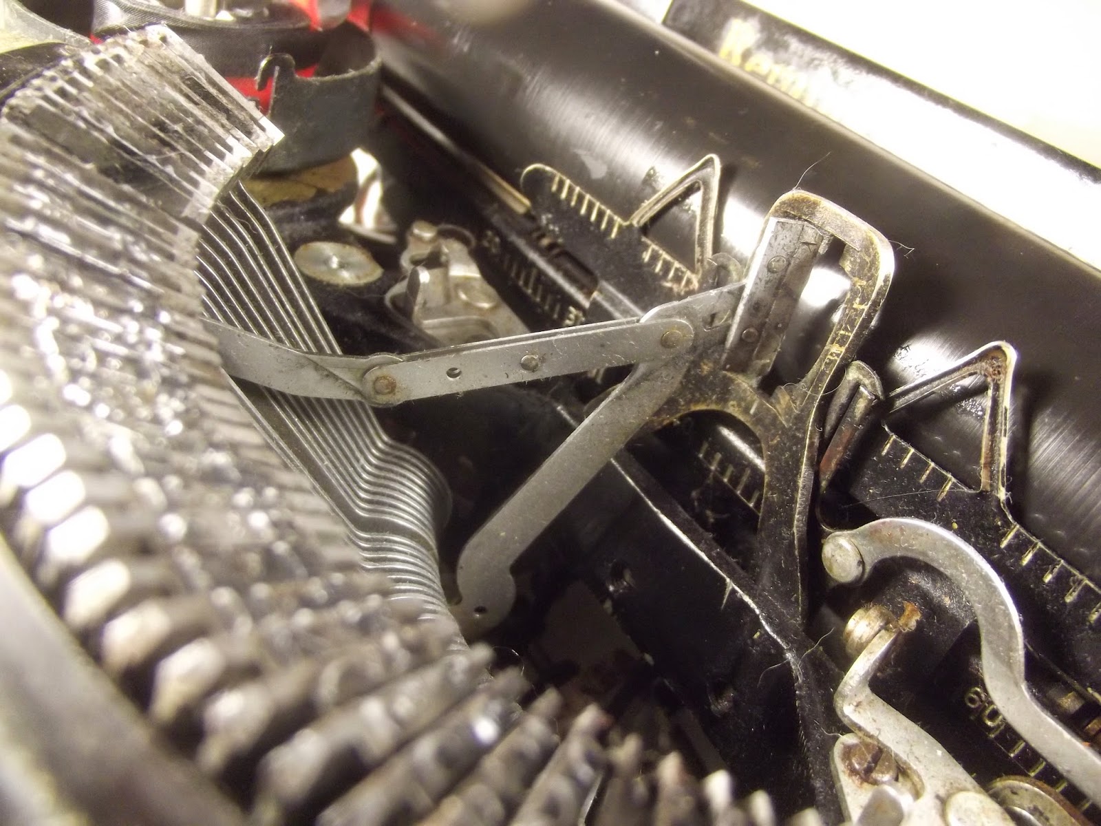 oz.Typewriter: Noiselessly Mesmerising: Part III - Anatomy and Typing ...