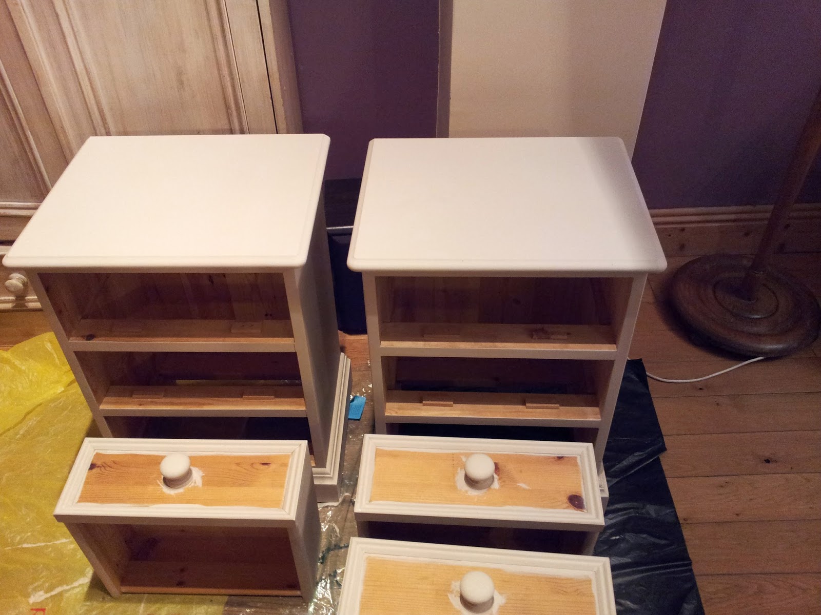 Funky-Junk Vintage Craft and Furniture Design: Bedside Lockers - Painted