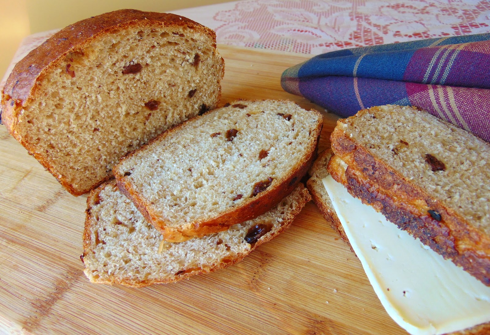 Oatmeal Bread with Raisins