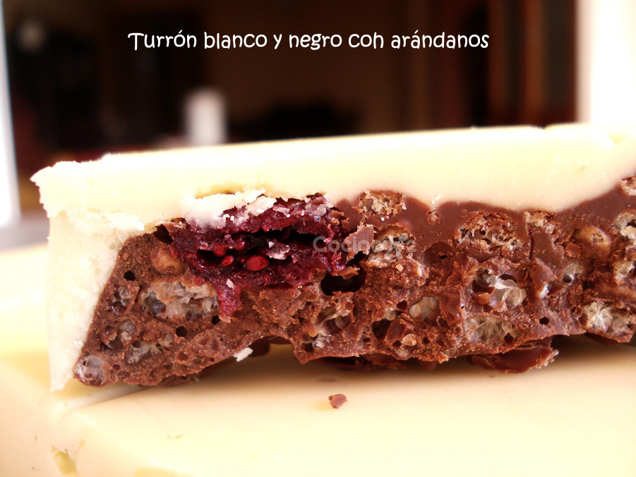 Cocinax2. Las recetas de Laurita.: Turrón blanco y negro con arándanos