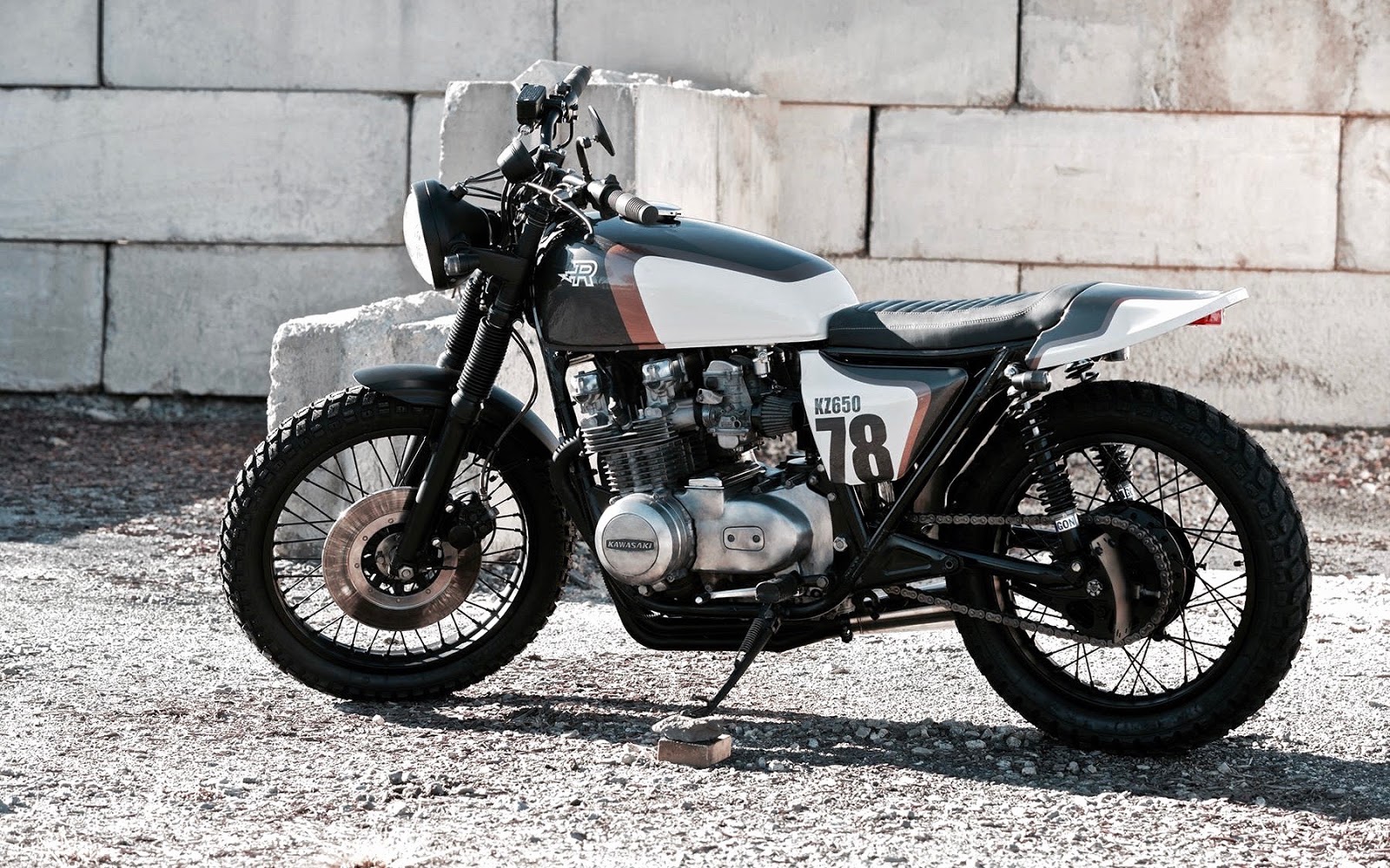 Z650 Scram Tracker - Inazuma café racer