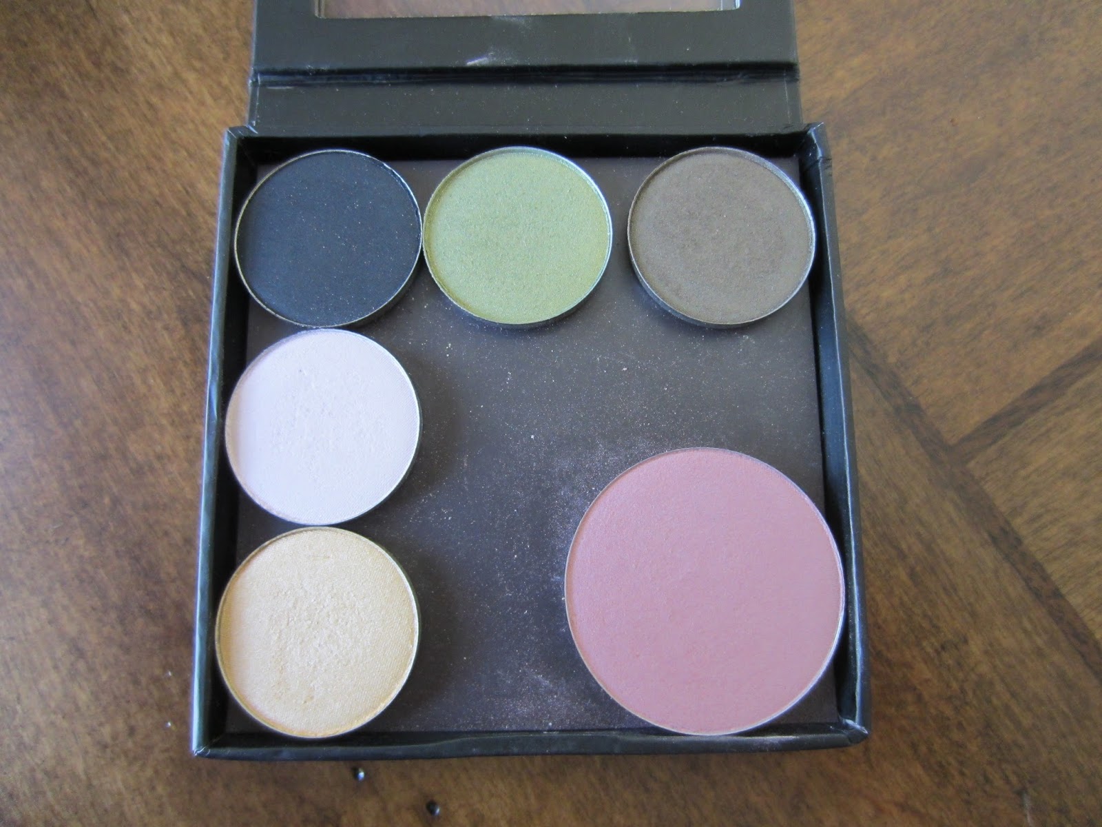 Live It, Love It, Green It: Sappho Cosmetics Single Pressed Shadows ...