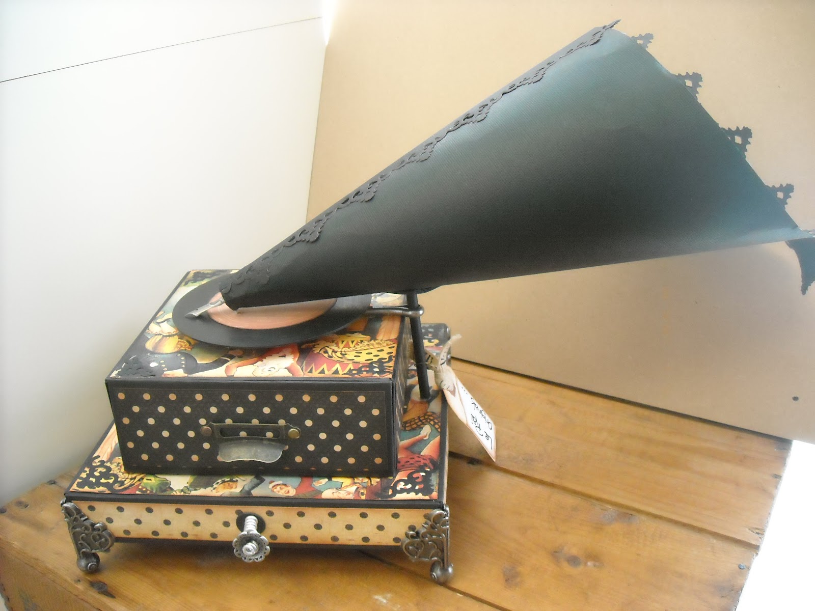 Le Rai Originals: Vintage Gramophone with Mini-Album
