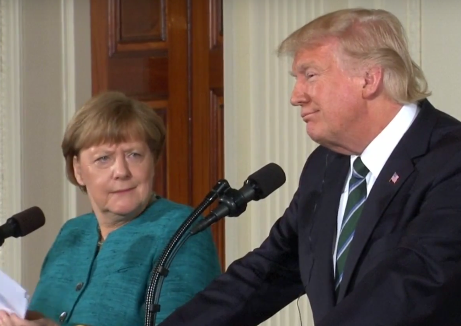 Body Language & Emotional Intelligence: Nonverbal Communication ...