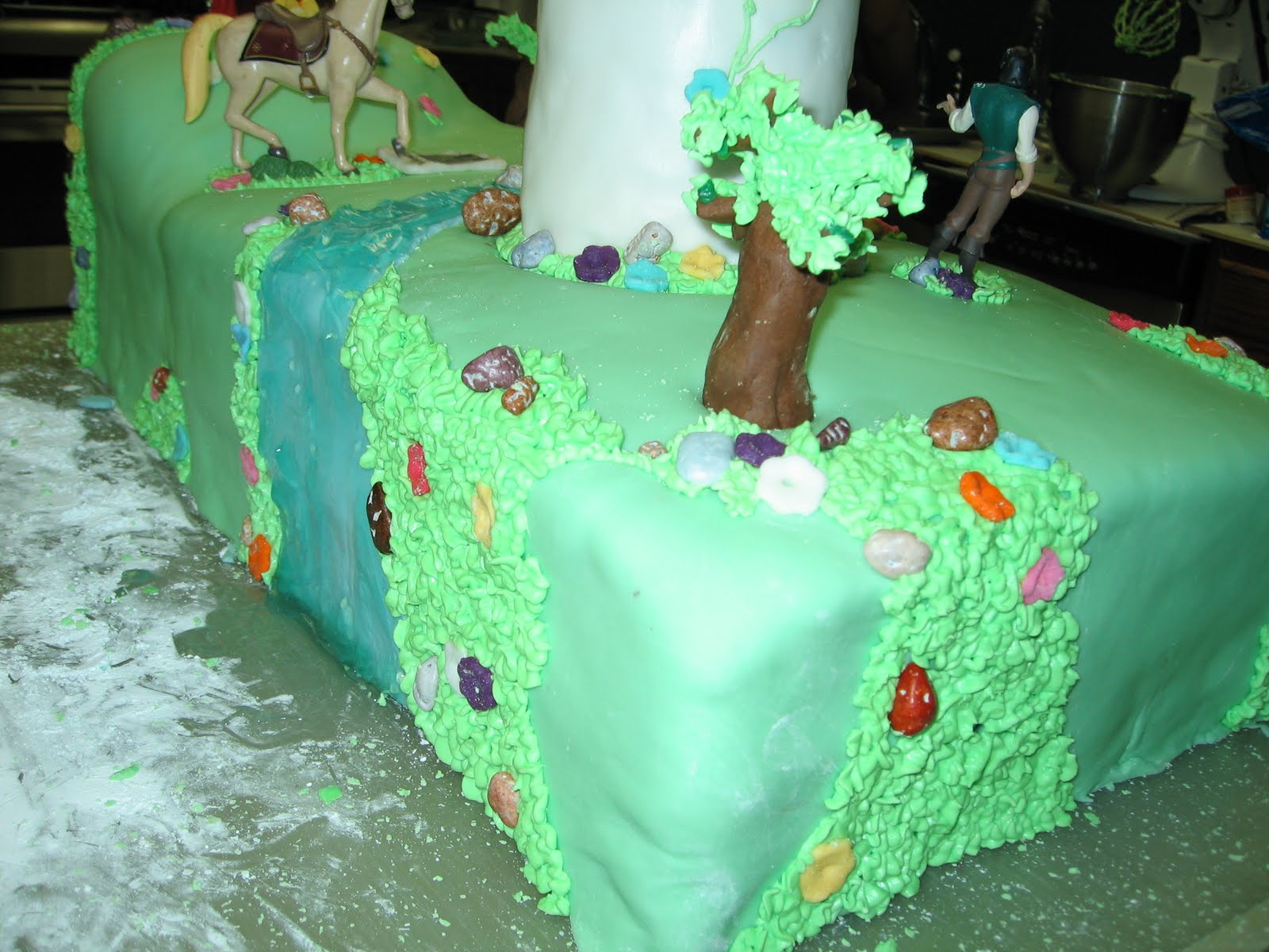 The Lennertz Six: "Tangled" tower Birthday cake