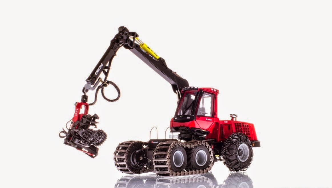 ExploreMachines: Harvester (Forestry Equipment)