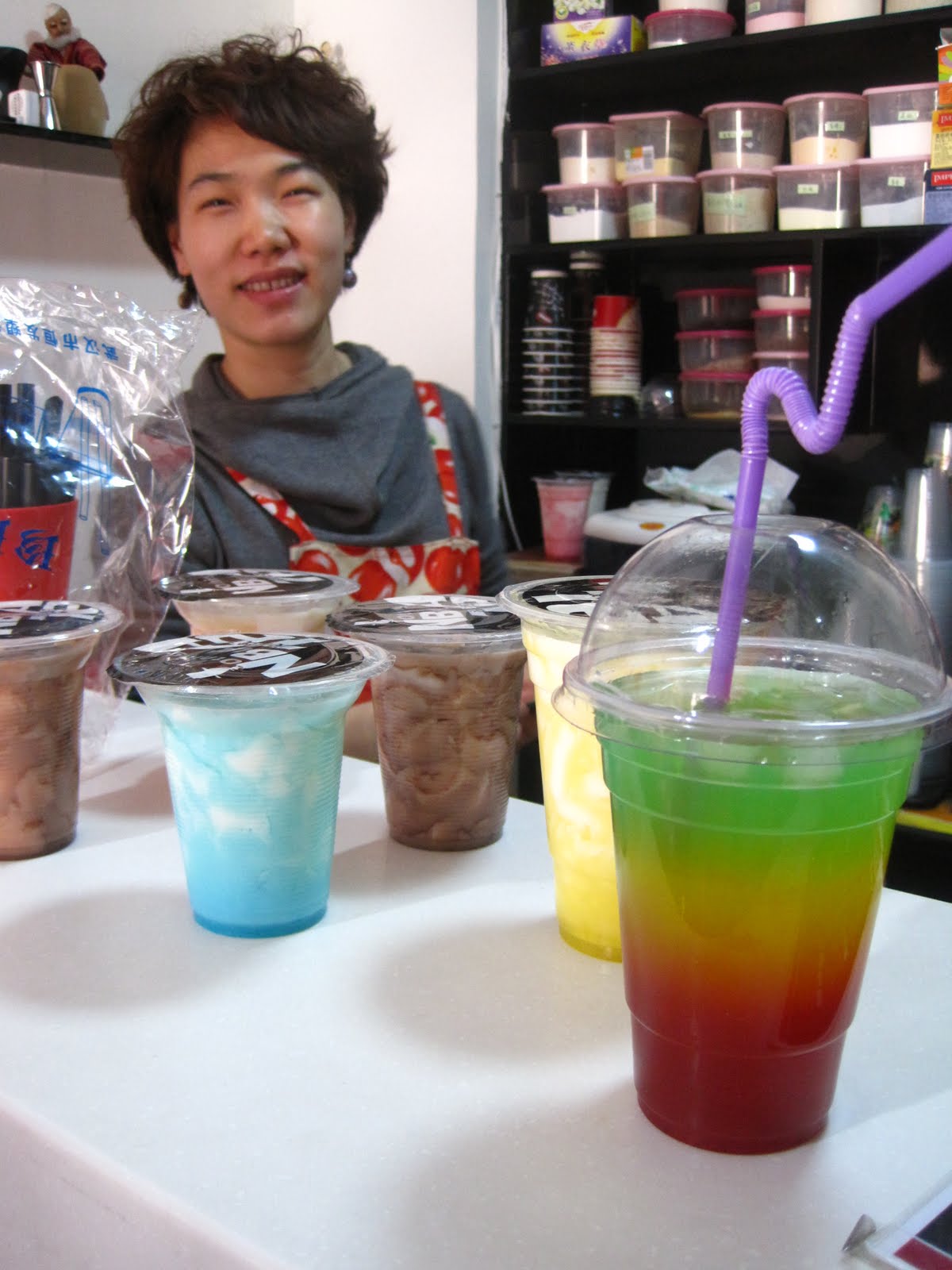around the globe: bubble tea!! 珍珠奶茶 zhen zhu nai cha!!