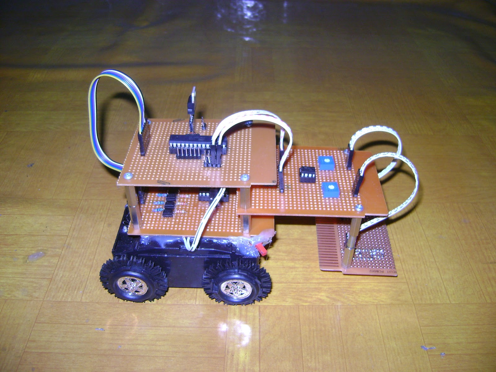 DESAIN PROTEUS & PROGRAM Code Vision AVR ROBOT LINE FOLLOWER DIGITAL ...