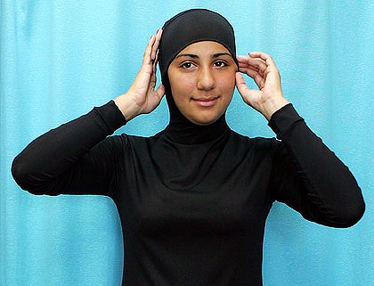 Aheda Zanetti : créatrice maillot femmes musulmanes | Burkini maillot ...