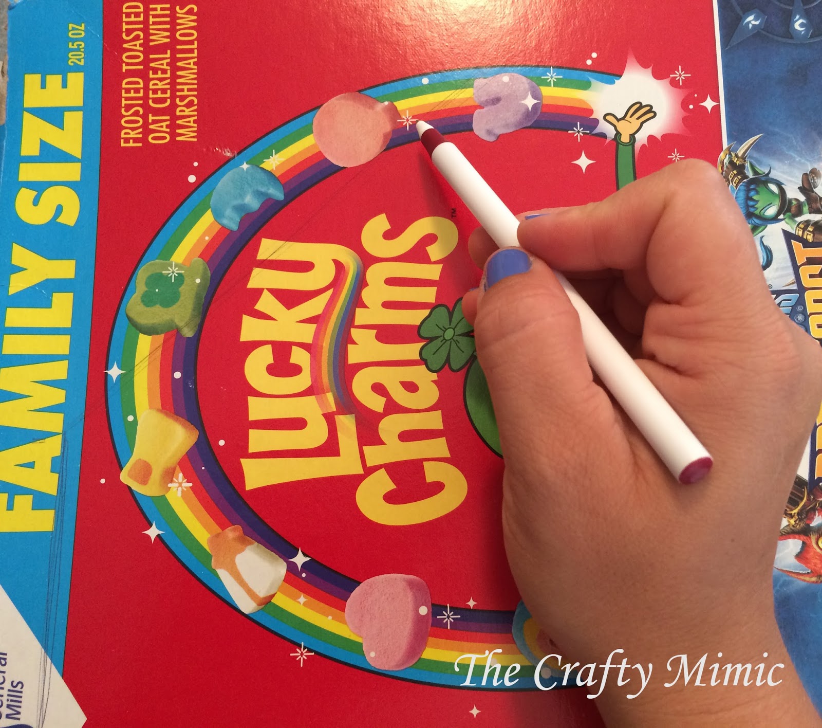 The Crafty Mimic: Art Paper Box